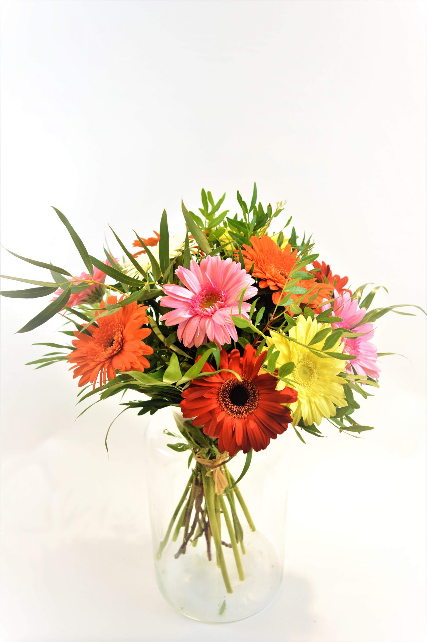 RAMO CON GERBERAS VARIADAS Y VERDES - Floristeria Fiori